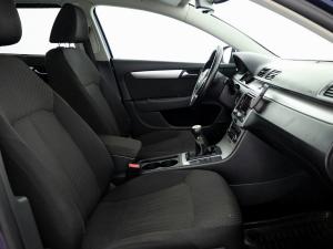 Zils Volkswagen Passat 2011 Tallina, ar dzinēja tilpumu 1.60 L un nobraukumu 379 tūkst. km par 1999 €, foto 14 vietnē AUTOMOTO.COM.LV