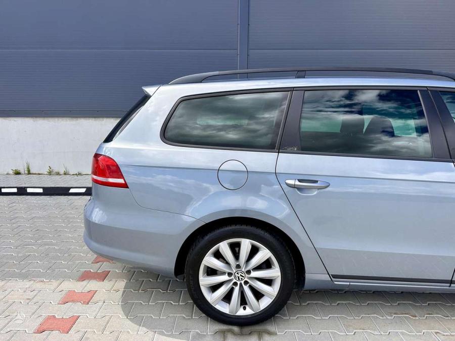 Zils Volkswagen Passat 2011 Šauļi, ar dzinēja tilpumu 1.60 L un nobraukumu 238 tūkst. km par 4800 €, foto 12 vietnē AUTOMOTO.COM.LV