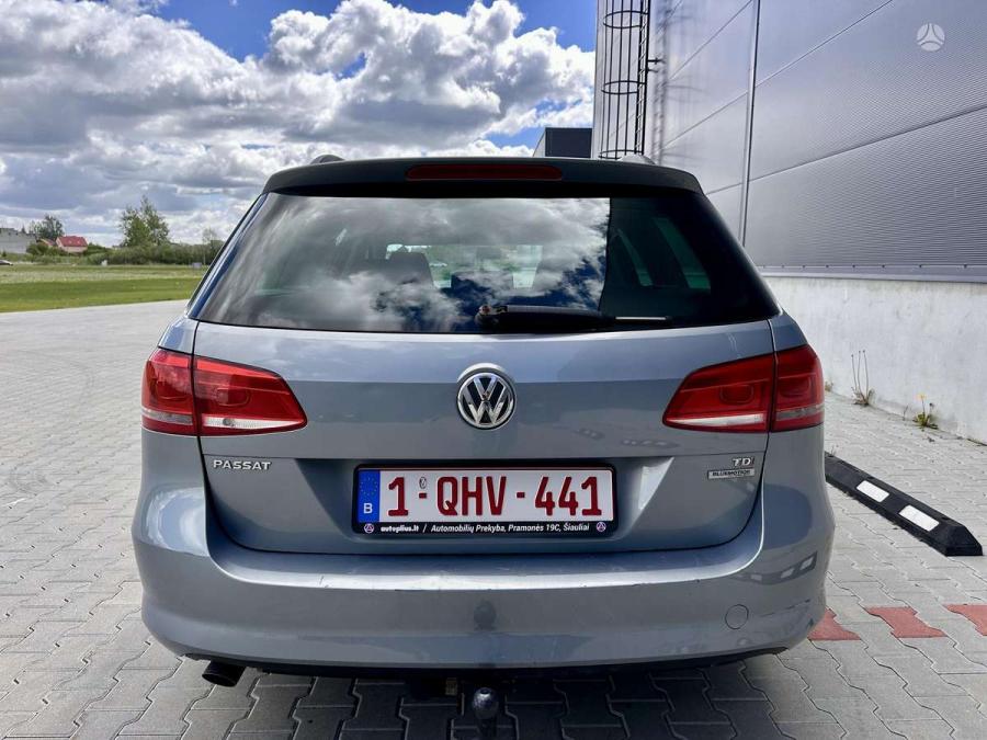 Zils Volkswagen Passat 2011 Šauļi, ar dzinēja tilpumu 1.60 L un nobraukumu 238 tūkst. km par 4800 €, foto 13 vietnē AUTOMOTO.COM.LV