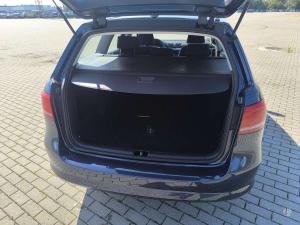 Blue Volkswagen Passat 2011 in Marijampole, with an engine capacity of 1.60 L and mileage of 266 thousand km for 3997 €, photo 8 on AUTOMOTO.COM.LV