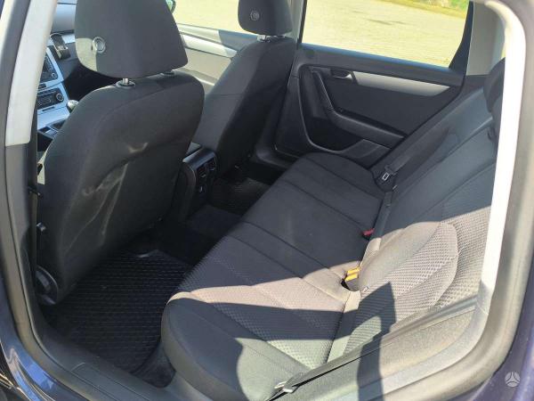 Zils Volkswagen Passat 2011 Marijampole, ar dzinēja tilpumu 1.60 L un nobraukumu 266 tūkst. km par 3997 €, foto 9 vietnē AUTOMOTO.COM.LV