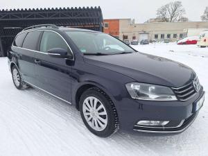 Blue Volkswagen Passat 2012 in Jonava, with an engine capacity of 1.60 L and mileage of 280 thousand km for 4350 €, photo  on AUTOMOTO.COM.LV