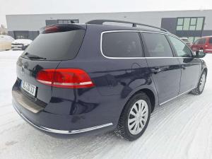 Blue Volkswagen Passat 2012 in Jonava, with an engine capacity of 1.60 L and mileage of 280 thousand km for 4350 €, photo 2 on AUTOMOTO.COM.LV