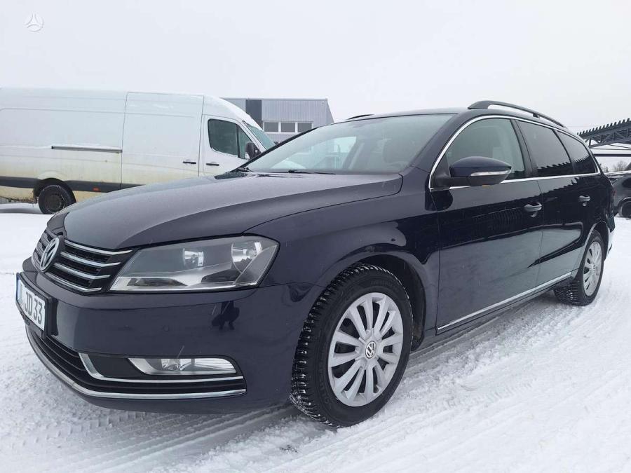 Blue Volkswagen Passat 2012 in Jonava, with an engine capacity of 1.60 L and mileage of 280 thousand km for 4350 €, photo 9 on AUTOMOTO.COM.LV