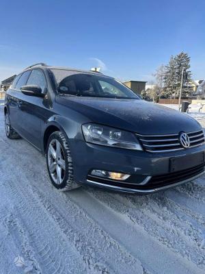 Zils Volkswagen Passat 2012 Kauņa, ar dzinēja tilpumu 1.60 L un nobraukumu 291 tūkst. km par 4350 €, foto 3 vietnē AUTOMOTO.COM.LV