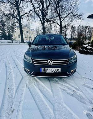 Zils Volkswagen Passat 2012 Viļņa, ar dzinēja tilpumu 0.00 L un nobraukumu 299 tūkst. km par 3200 €, foto 2 vietnē AUTOMOTO.COM.LV