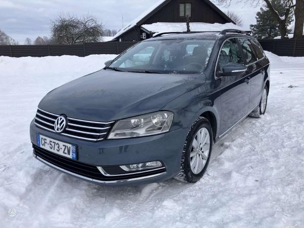 Blue Volkswagen Passat 2012 in Taurage, with an engine capacity of 1.60 L and mileage of 260 thousand km for 4700 €, photo 1 on AUTOMOTO.COM.LV