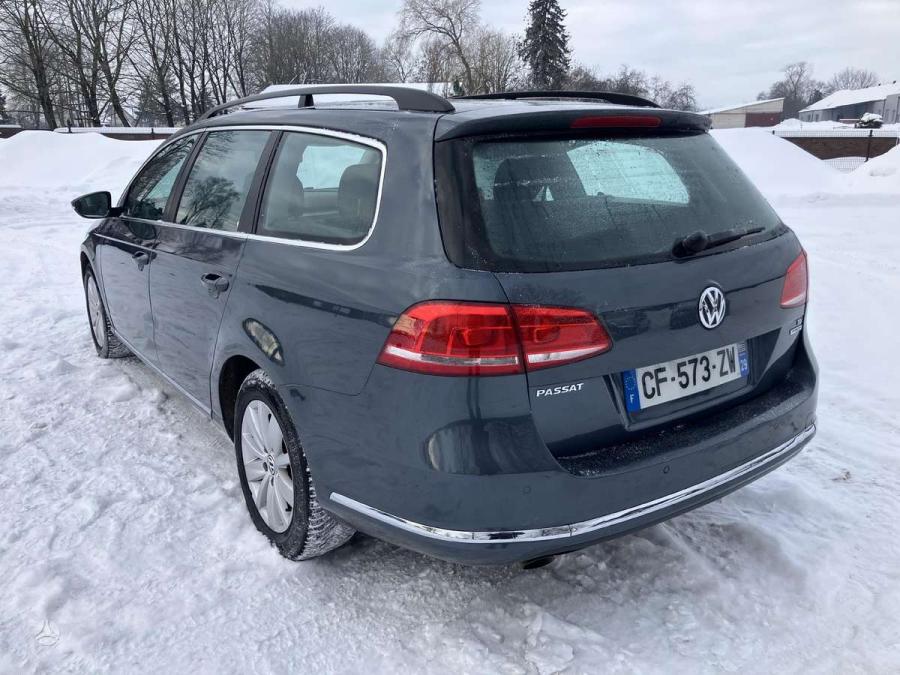 Zils Volkswagen Passat 2012 Tauragė, ar dzinēja tilpumu 1.60 L un nobraukumu 260 tūkst. km par 4700 €, foto 4 vietnē AUTOMOTO.COM.LV