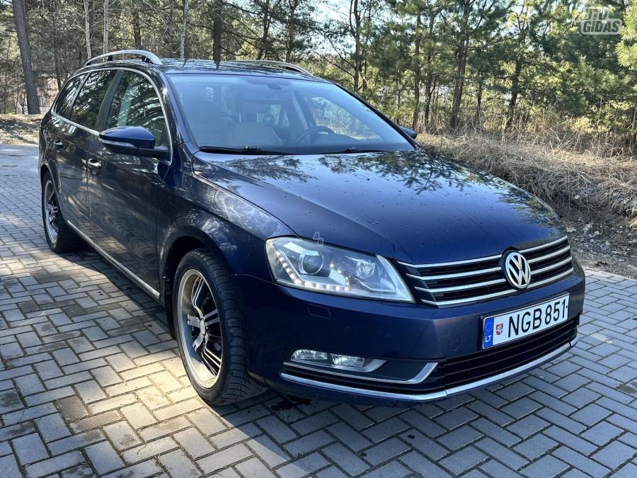 Blue Volkswagen Passat 2012 in Vilnius, with an engine capacity of 1.40 L and mileage of 320 thousand km for 4800 €, photo 2 on AUTOMOTO.COM.LV