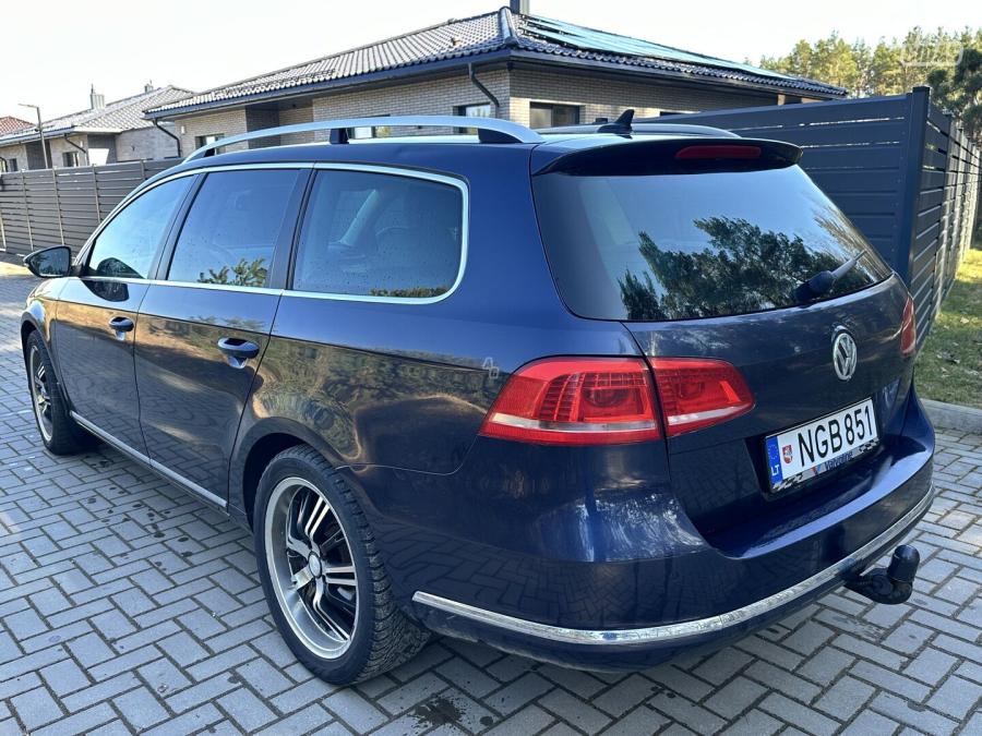 Blue Volkswagen Passat 2012 in Vilnius, with an engine capacity of 1.40 L and mileage of 320 thousand km for 4800 €, photo 3 on AUTOMOTO.COM.LV