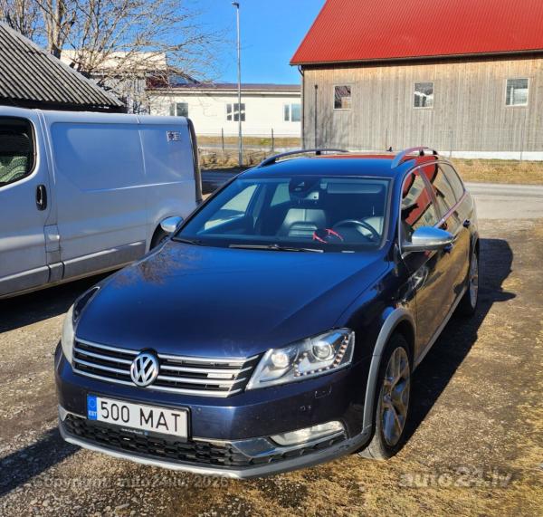 Blue Volkswagen Passat 2012 in Tallinn, with an engine capacity of 2.00 L and mileage of 332 thousand km for 5990 €, photo 2 on AUTOMOTO.COM.LV