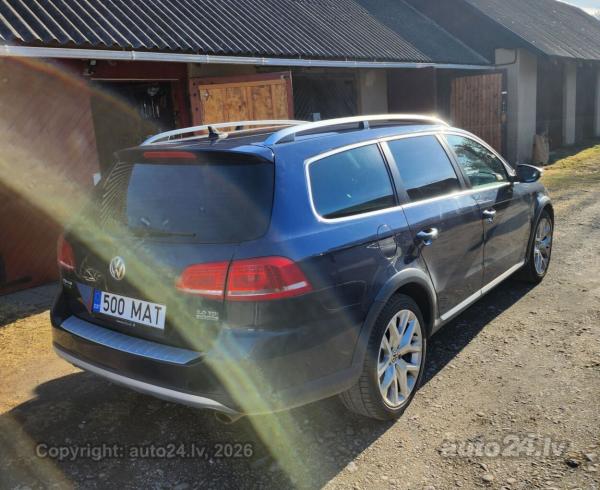 Blue Volkswagen Passat 2012 in Tallinn, with an engine capacity of 2.00 L and mileage of 332 thousand km for 5990 €, photo 4 on AUTOMOTO.COM.LV