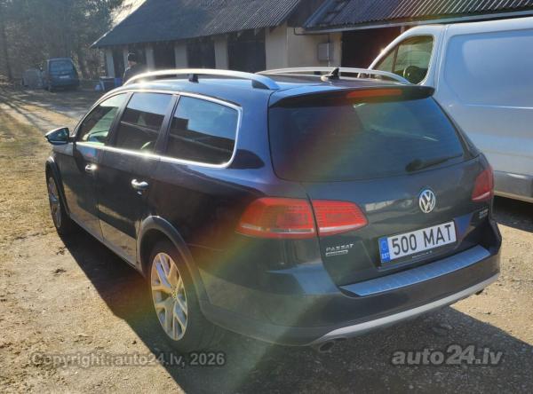 Blue Volkswagen Passat 2012 in Tallinn, with an engine capacity of 2.00 L and mileage of 332 thousand km for 5990 €, photo 5 on AUTOMOTO.COM.LV