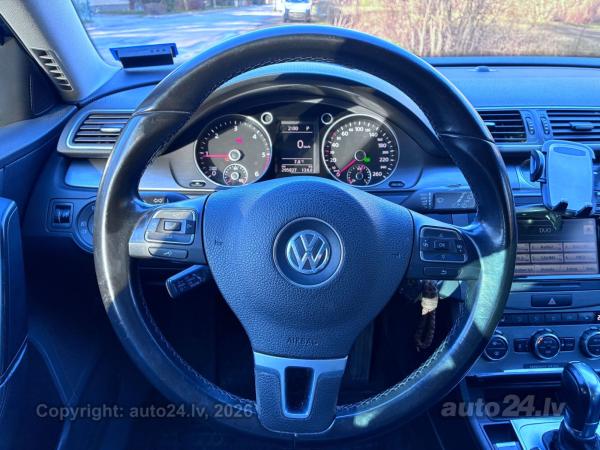 Zils Volkswagen Passat 2012 Tallina, ar dzinēja tilpumu 2.00 L un nobraukumu 295 tūkst. km par 4500 €, foto 10 vietnē AUTOMOTO.COM.LV