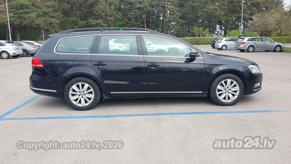 Zils Volkswagen Passat 2012 Tallina, ar dzinēja tilpumu 1.60 L un nobraukumu 321 tūkst. km par 4500 €, foto 4 vietnē AUTOMOTO.COM.LV