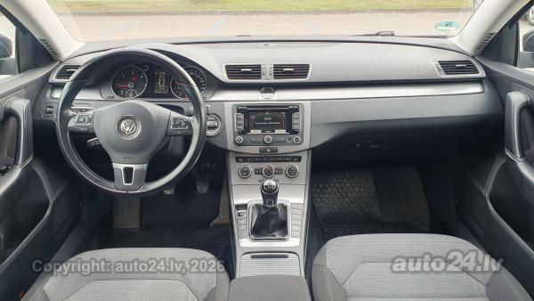 Zils Volkswagen Passat 2012 Tallina, ar dzinēja tilpumu 1.60 L un nobraukumu 321 tūkst. km par 4500 €, foto 7 vietnē AUTOMOTO.COM.LV