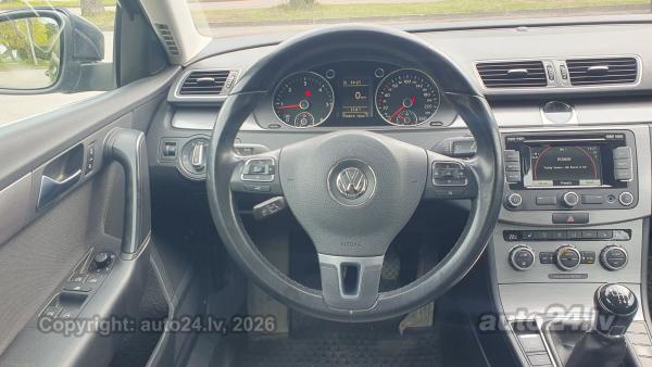 Zils Volkswagen Passat 2012 Tallina, ar dzinēja tilpumu 1.60 L un nobraukumu 321 tūkst. km par 4500 €, foto 8 vietnē AUTOMOTO.COM.LV