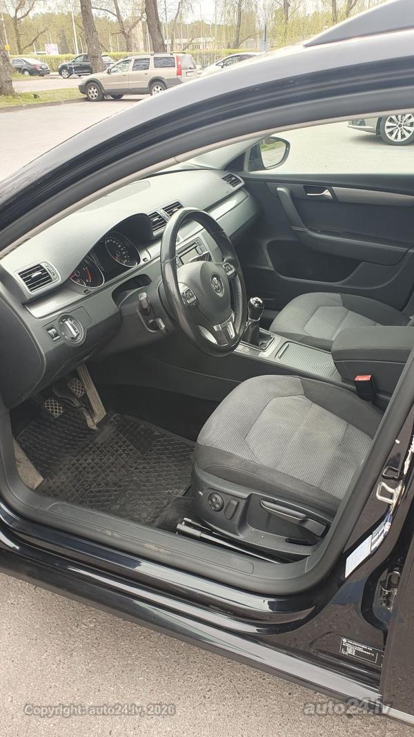 Zils Volkswagen Passat 2012 Tallina, ar dzinēja tilpumu 1.60 L un nobraukumu 321 tūkst. km par 4500 €, foto 9 vietnē AUTOMOTO.COM.LV