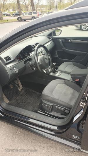 Blue Volkswagen Passat 2012 in Tallinn, with an engine capacity of 1.60 L and mileage of 321 thousand km for 4500 €, photo 10 on AUTOMOTO.COM.LV