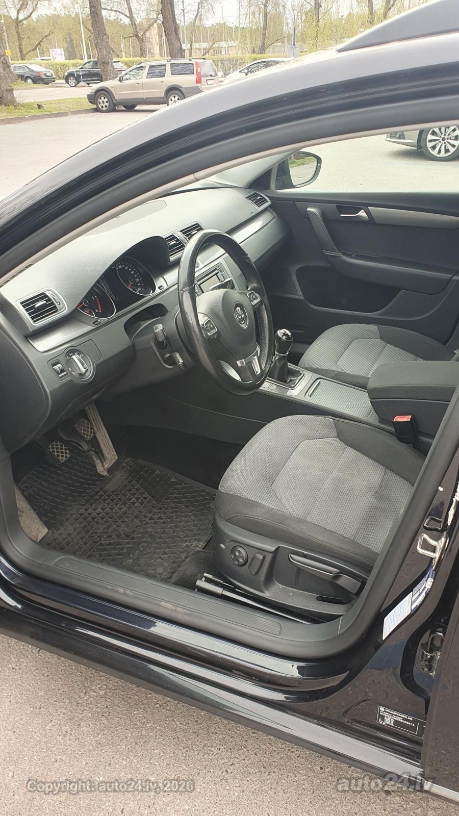 Blue Volkswagen Passat 2012 in Tallinn, with an engine capacity of 1.60 L and mileage of 321 thousand km for 4500 €, photo 10 on AUTOMOTO.COM.LV