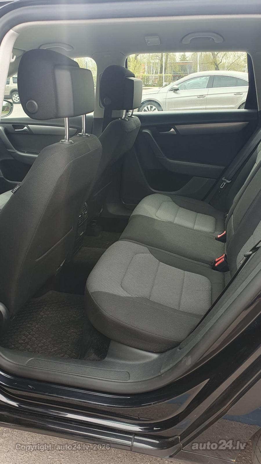 Blue Volkswagen Passat 2012 in Tallinn, with an engine capacity of 1.60 L and mileage of 321 thousand km for 4500 €, photo 11 on AUTOMOTO.COM.LV