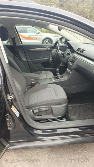Blue Volkswagen Passat 2012 in Tallinn, with an engine capacity of 1.60 L and mileage of 321 thousand km for 4500 €, photo 13 on AUTOMOTO.COM.LV