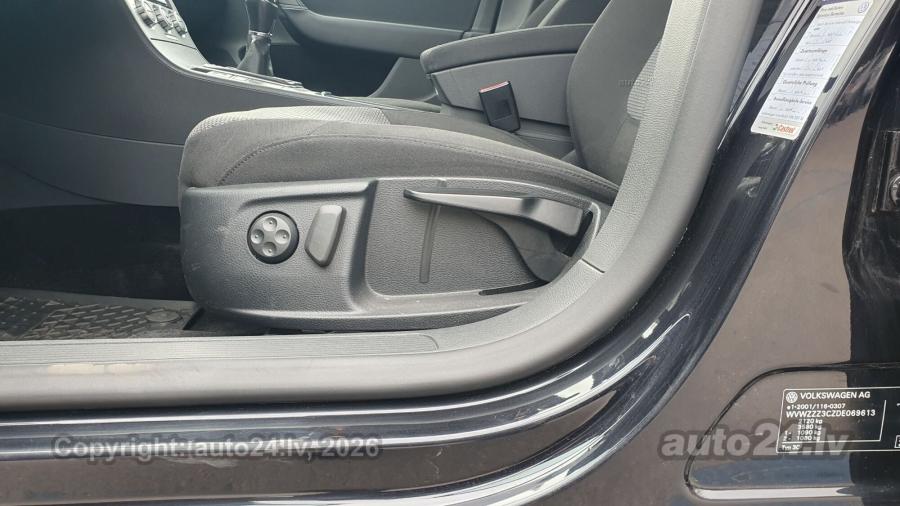 Blue Volkswagen Passat 2012 in Tallinn, with an engine capacity of 1.60 L and mileage of 321 thousand km for 4500 €, photo 19 on AUTOMOTO.COM.LV