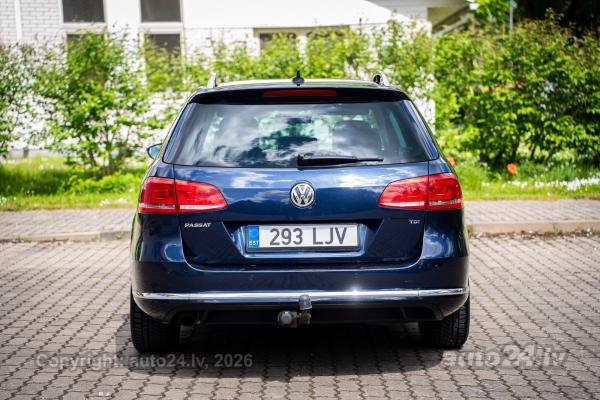 Blue Volkswagen Passat 2012 in Paide, with an engine capacity of 1.60 L and mileage of 253 thousand km for 6499 €, photo 8 on AUTOMOTO.COM.LV