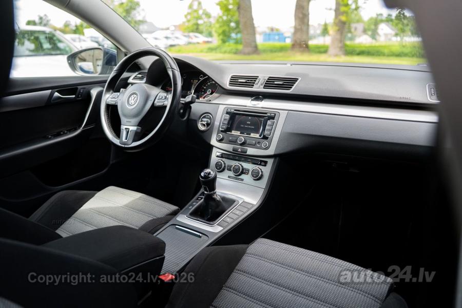 Zils Volkswagen Passat 2012 Paide, ar dzinēja tilpumu 1.60 L un nobraukumu 253 tūkst. km par 6499 €, foto 18 vietnē AUTOMOTO.COM.LV