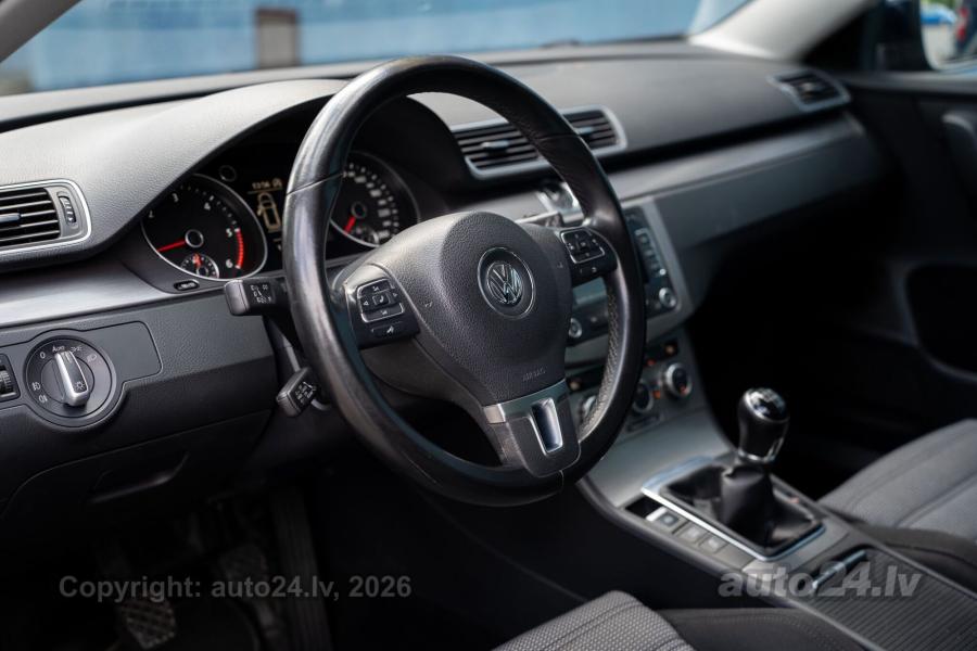 Zils Volkswagen Passat 2012 Paide, ar dzinēja tilpumu 1.60 L un nobraukumu 253 tūkst. km par 6499 €, foto 20 vietnē AUTOMOTO.COM.LV