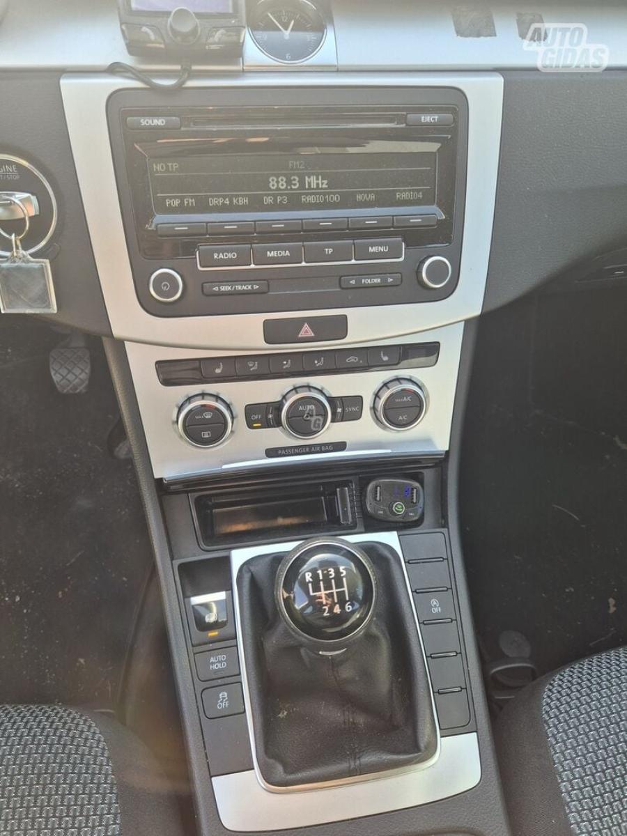 Blue Volkswagen Passat 2012 in Kaunas, with an engine capacity of 1.60 L and mileage of 269 thousand km for 4500 €, photo 8 on AUTOMOTO.COM.LV