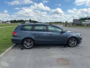 Blue Volkswagen Passat 2012 in Kaunas, with an engine capacity of 1.60 L and mileage of 270 thousand km for 4200 €, photo 5 on AUTOMOTO.COM.LV
