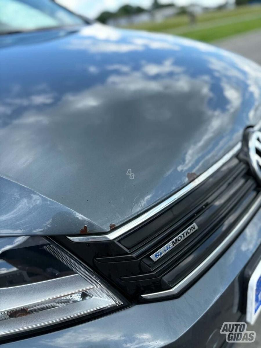 Blue Volkswagen Passat 2012 in Kaunas, with an engine capacity of 1.60 L and mileage of 270 thousand km for 4200 €, photo 9 on AUTOMOTO.COM.LV