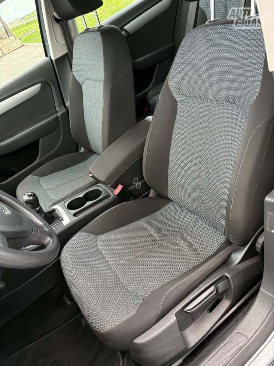 Blue Volkswagen Passat 2012 in Kaunas, with an engine capacity of 1.60 L and mileage of 270 thousand km for 4200 €, photo 14 on AUTOMOTO.COM.LV