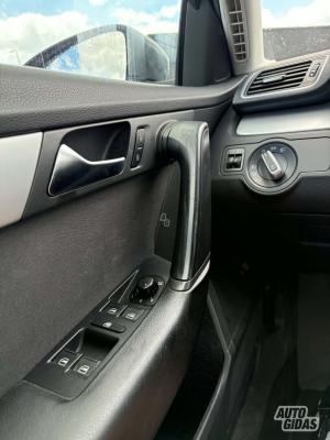 Blue Volkswagen Passat 2012 in Kaunas, with an engine capacity of 1.60 L and mileage of 270 thousand km for 4200 €, photo 15 on AUTOMOTO.COM.LV