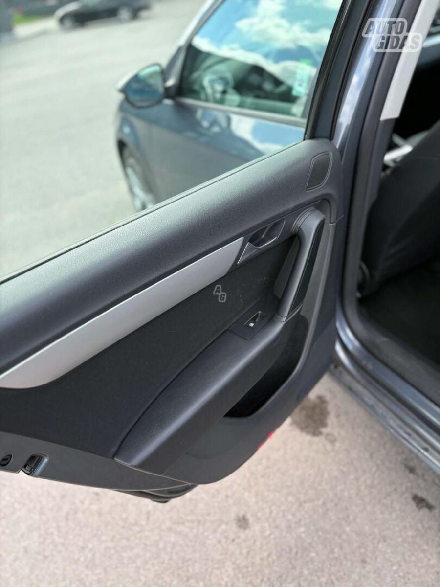 Blue Volkswagen Passat 2012 in Kaunas, with an engine capacity of 1.60 L and mileage of 270 thousand km for 4200 €, photo 16 on AUTOMOTO.COM.LV