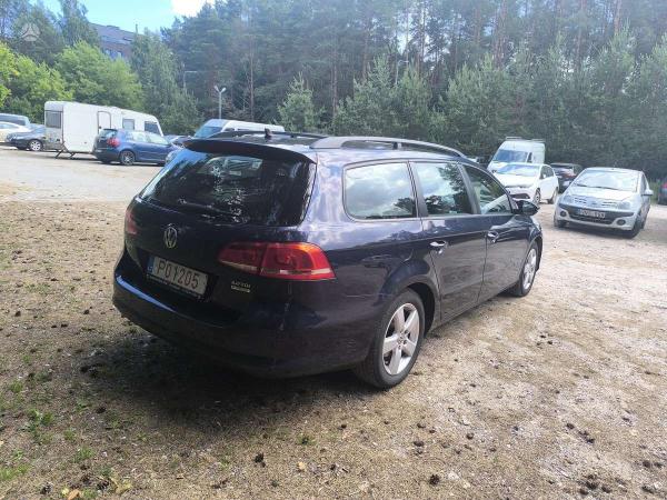Blue Volkswagen Passat 2012 in Vilnius, with an engine capacity of 1.97 L and mileage of 340 thousand km for 2999 €, photo 7 on AUTOMOTO.COM.LV