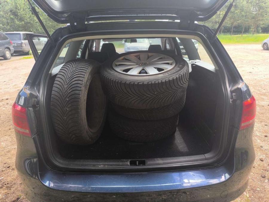 Zils Volkswagen Passat 2012 Viļņa, ar dzinēja tilpumu 1.97 L un nobraukumu 340 tūkst. km par 2999 €, foto 14 vietnē AUTOMOTO.COM.LV