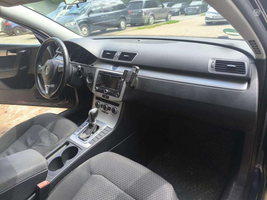 Zils Volkswagen Passat 2012 Viļņa, ar dzinēja tilpumu 1.97 L un nobraukumu 340 tūkst. km par 2999 €, foto 18 vietnē AUTOMOTO.COM.LV