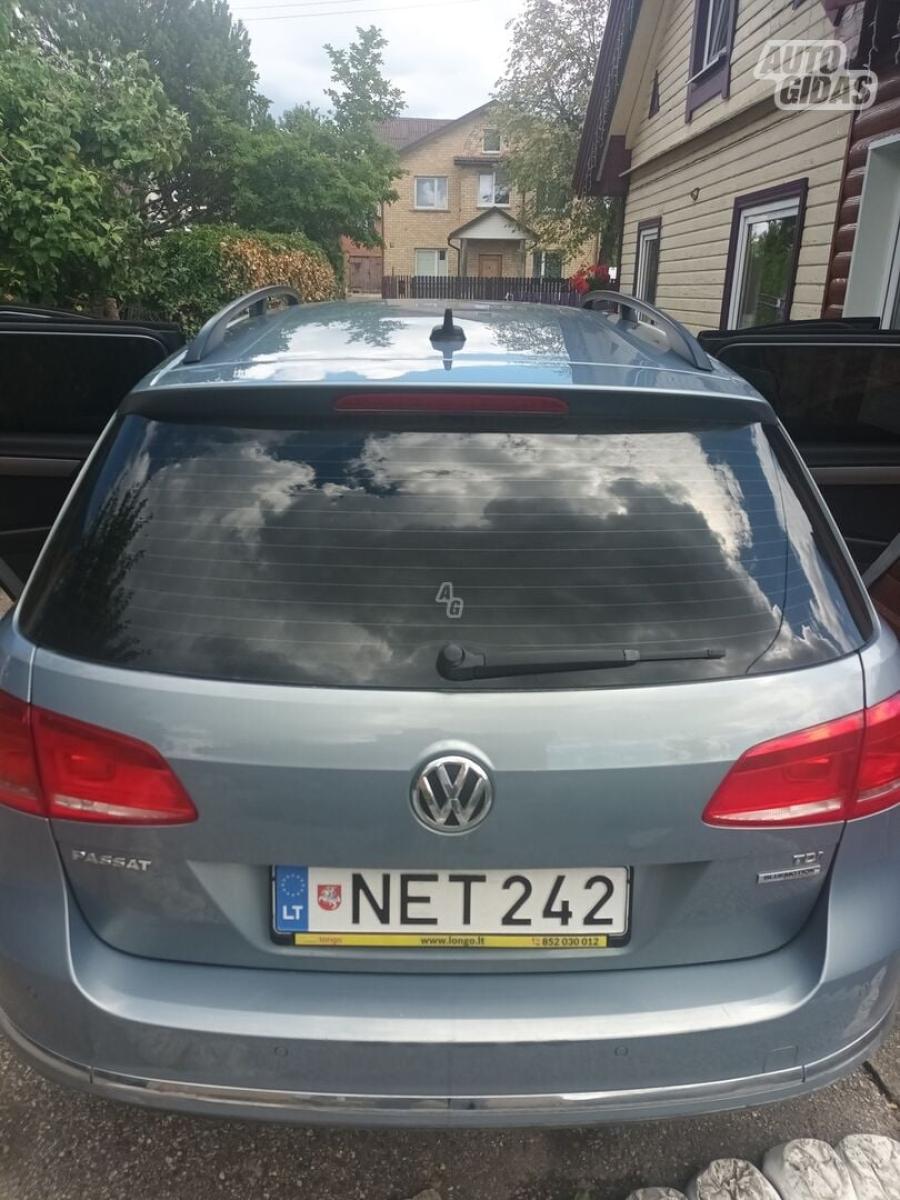 Zils Volkswagen Passat 2012 Panevēža, ar dzinēja tilpumu 1.60 L un nobraukumu 273 tūkst. km par 5000 €, foto 4 vietnē AUTOMOTO.COM.LV