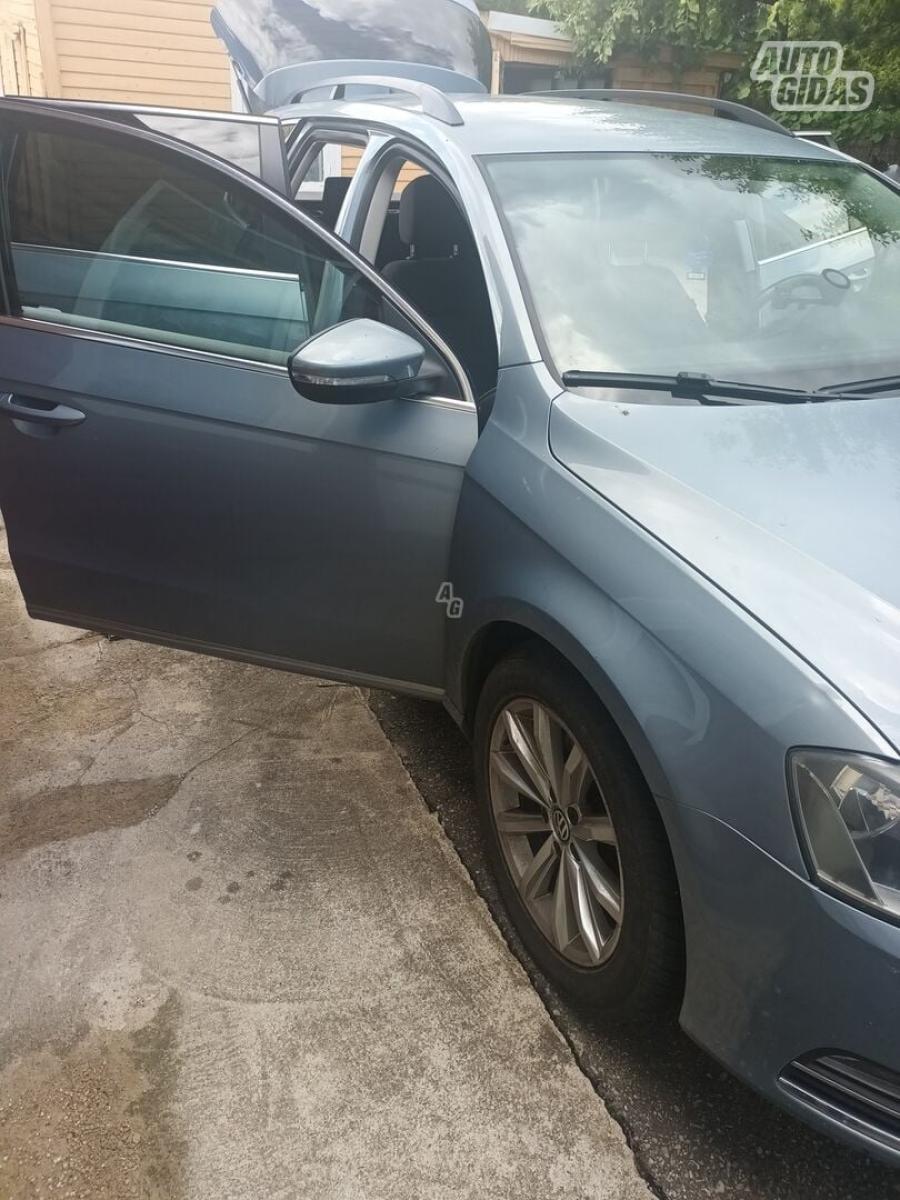 Zils Volkswagen Passat 2012 Panevēža, ar dzinēja tilpumu 1.60 L un nobraukumu 273 tūkst. km par 5000 €, foto 7 vietnē AUTOMOTO.COM.LV