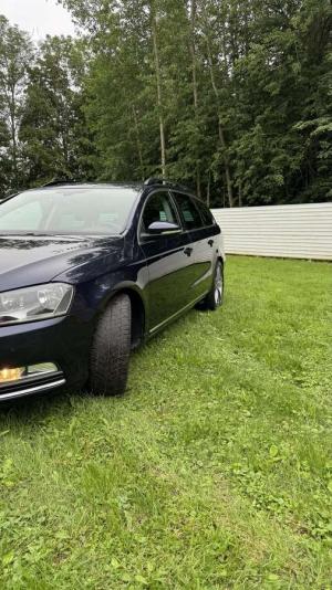 Blue Volkswagen Passat 2012 in Marijampole, with an engine capacity of 1.97 L and mileage of 217 thousand km for 5500 €, photo 4 on AUTOMOTO.COM.LV
