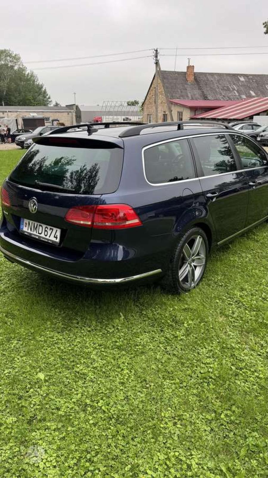 Blue Volkswagen Passat 2012 in Marijampole, with an engine capacity of 1.97 L and mileage of 217 thousand km for 5500 €, photo 5 on AUTOMOTO.COM.LV