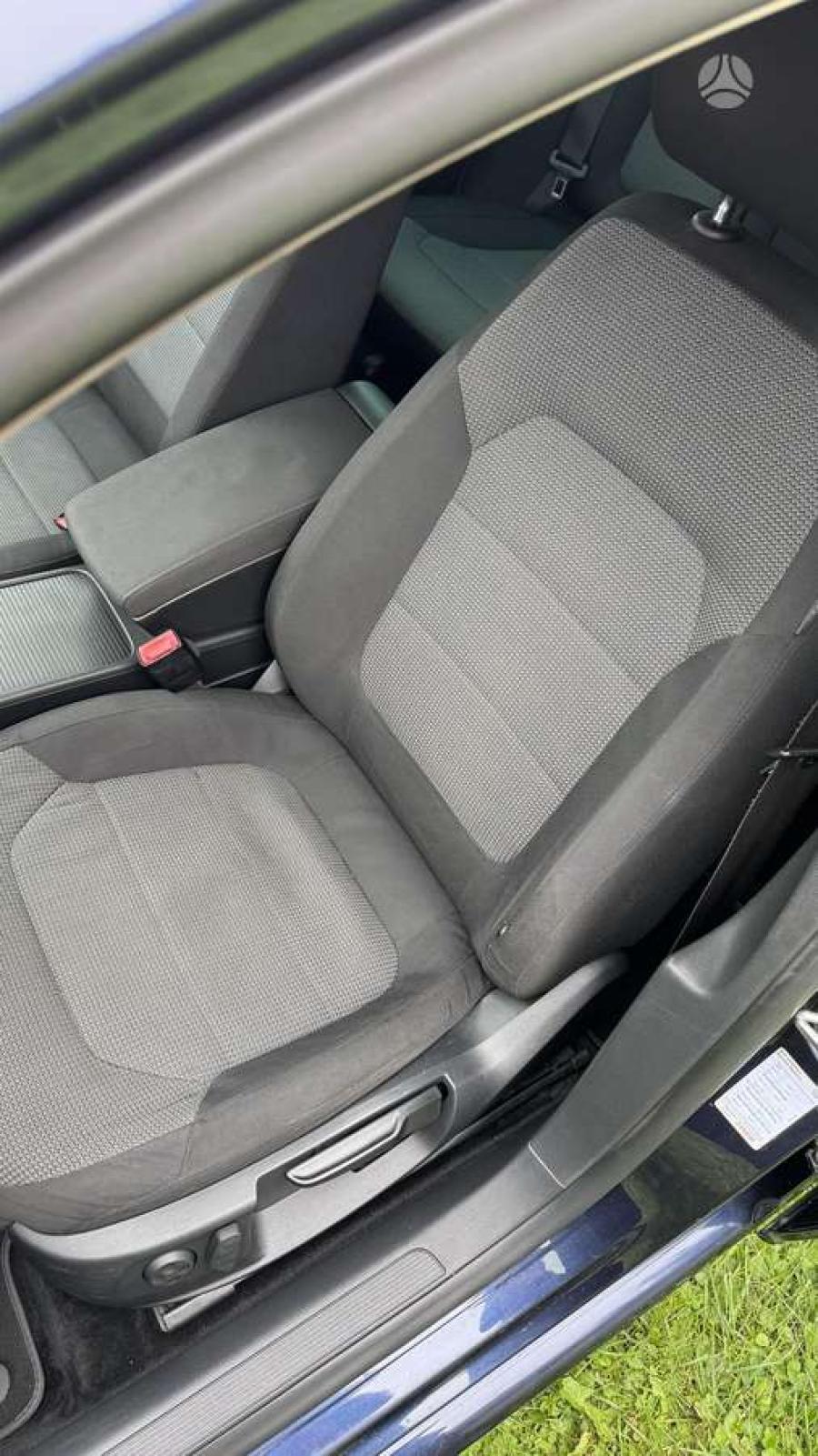Blue Volkswagen Passat 2012 in Marijampole, with an engine capacity of 1.97 L and mileage of 217 thousand km for 5500 €, photo 9 on AUTOMOTO.COM.LV