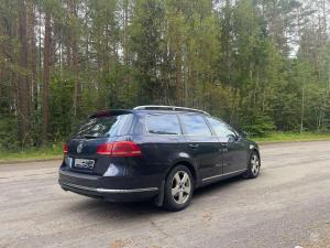Blue Volkswagen Passat 2012 in Visaginas, with an engine capacity of 1.97 L and mileage of 249 thousand km for 4950 €, photo  on AUTOMOTO.COM.LV