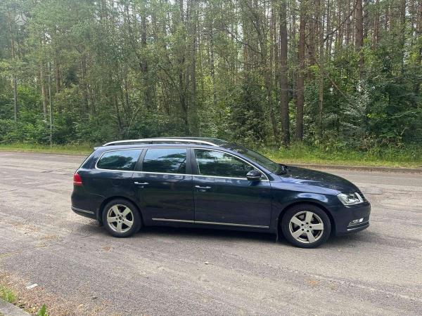 Zils Volkswagen Passat 2012 Visaginas, ar dzinēja tilpumu 1.97 L un nobraukumu 249 tūkst. km par 4950 €, foto 5 vietnē AUTOMOTO.COM.LV
