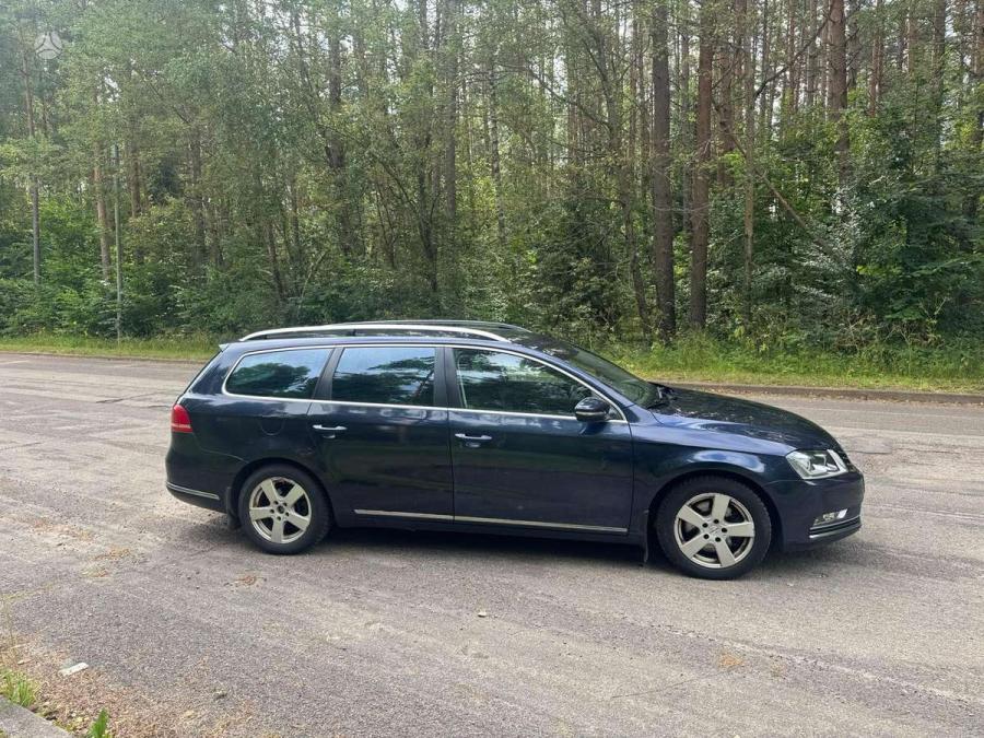 Zils Volkswagen Passat 2012 Visaginas, ar dzinēja tilpumu 1.97 L un nobraukumu 249 tūkst. km par 4950 €, foto 6 vietnē AUTOMOTO.COM.LV