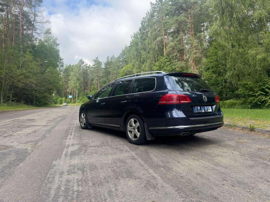 Zils Volkswagen Passat 2012 Visaginas, ar dzinēja tilpumu 1.97 L un nobraukumu 249 tūkst. km par 4950 €, foto 11 vietnē AUTOMOTO.COM.LV