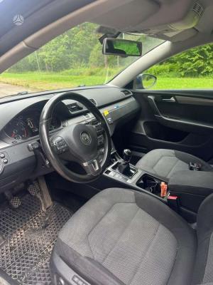 Zils Volkswagen Passat 2012 Visaginas, ar dzinēja tilpumu 1.97 L un nobraukumu 249 tūkst. km par 4950 €, foto 12 vietnē AUTOMOTO.COM.LV