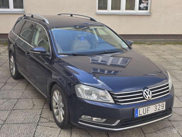 Blue Volkswagen Passat 2012 in Silute, with an engine capacity of 2.00 L and mileage of 300 thousand km for 2750 €, photo 3 on AUTOMOTO.COM.LV